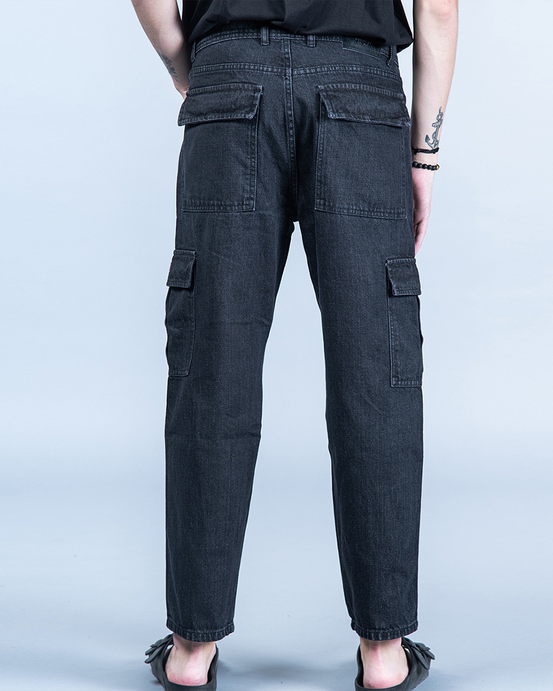 Buy Men's Carbon Black Baggy Fit Cargo Jeans Online at Bewakoof