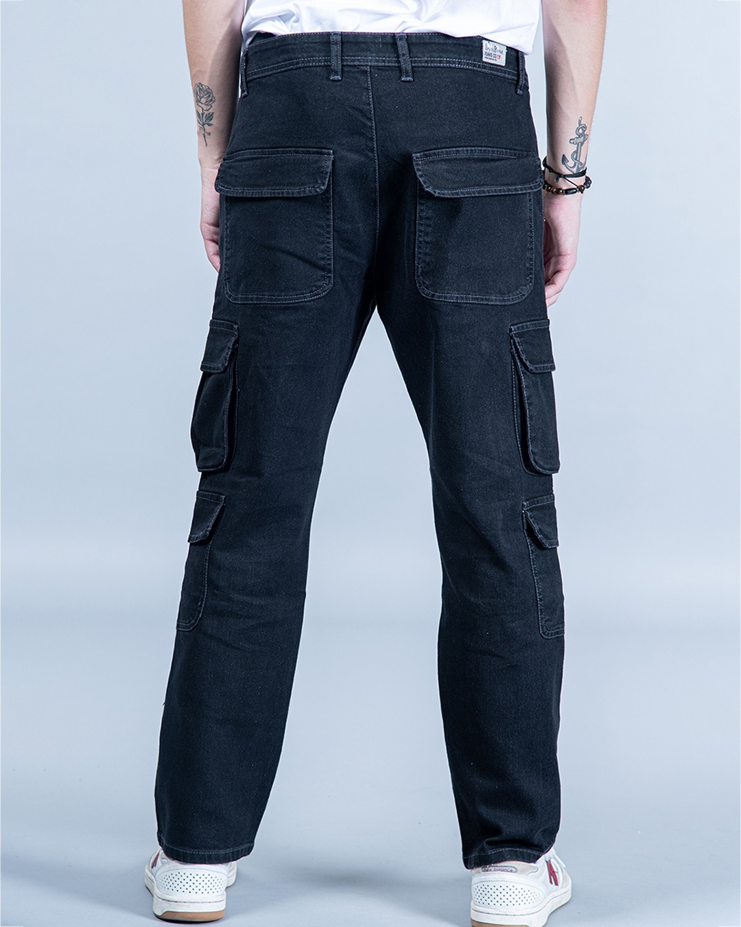 Buy Men's Carbon Black Relaxed Fit Cargo Jeans Online at Bewakoof