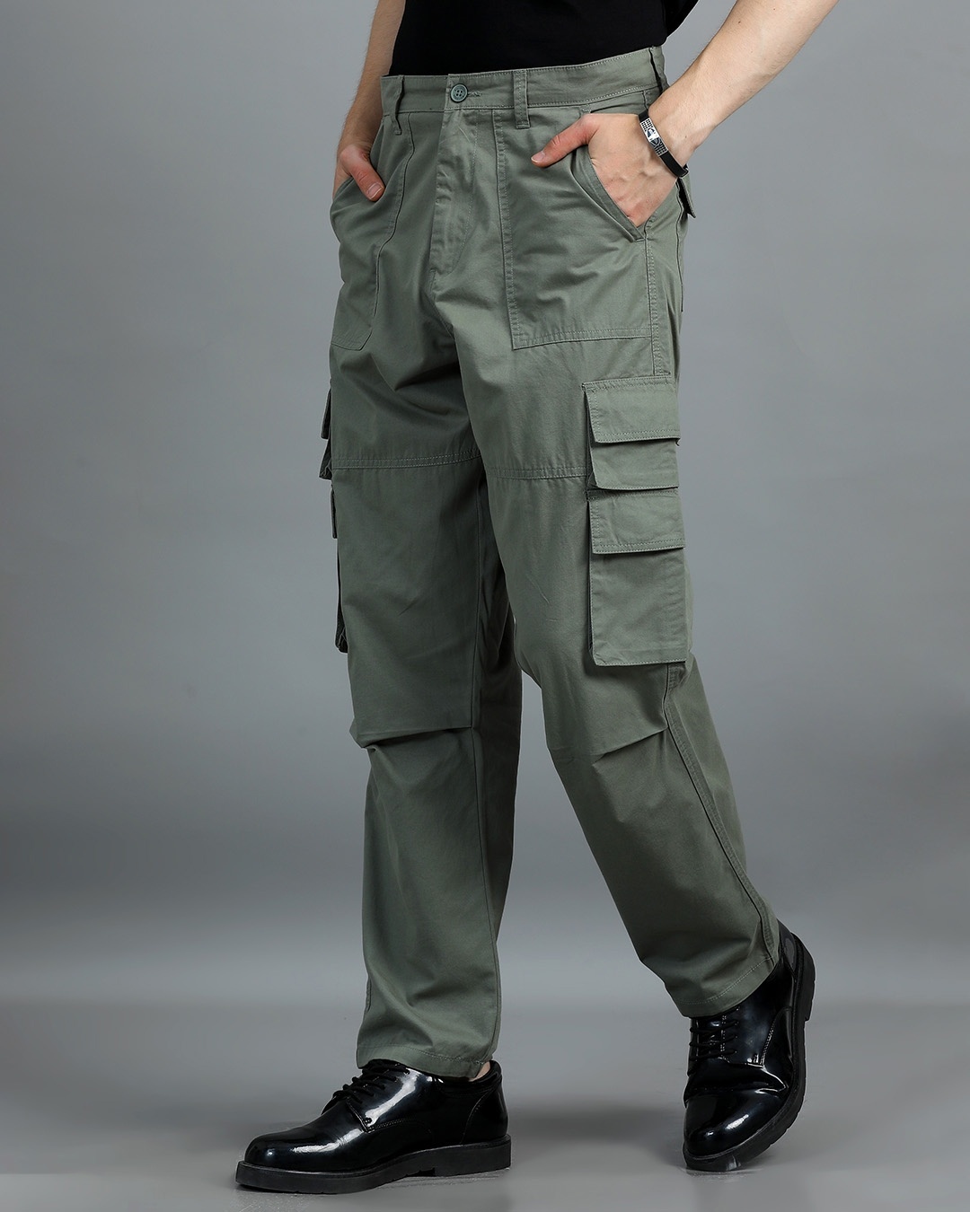 Buy Men's Moss Green Relaxed Fit Cargo Pants Online at Bewakoof